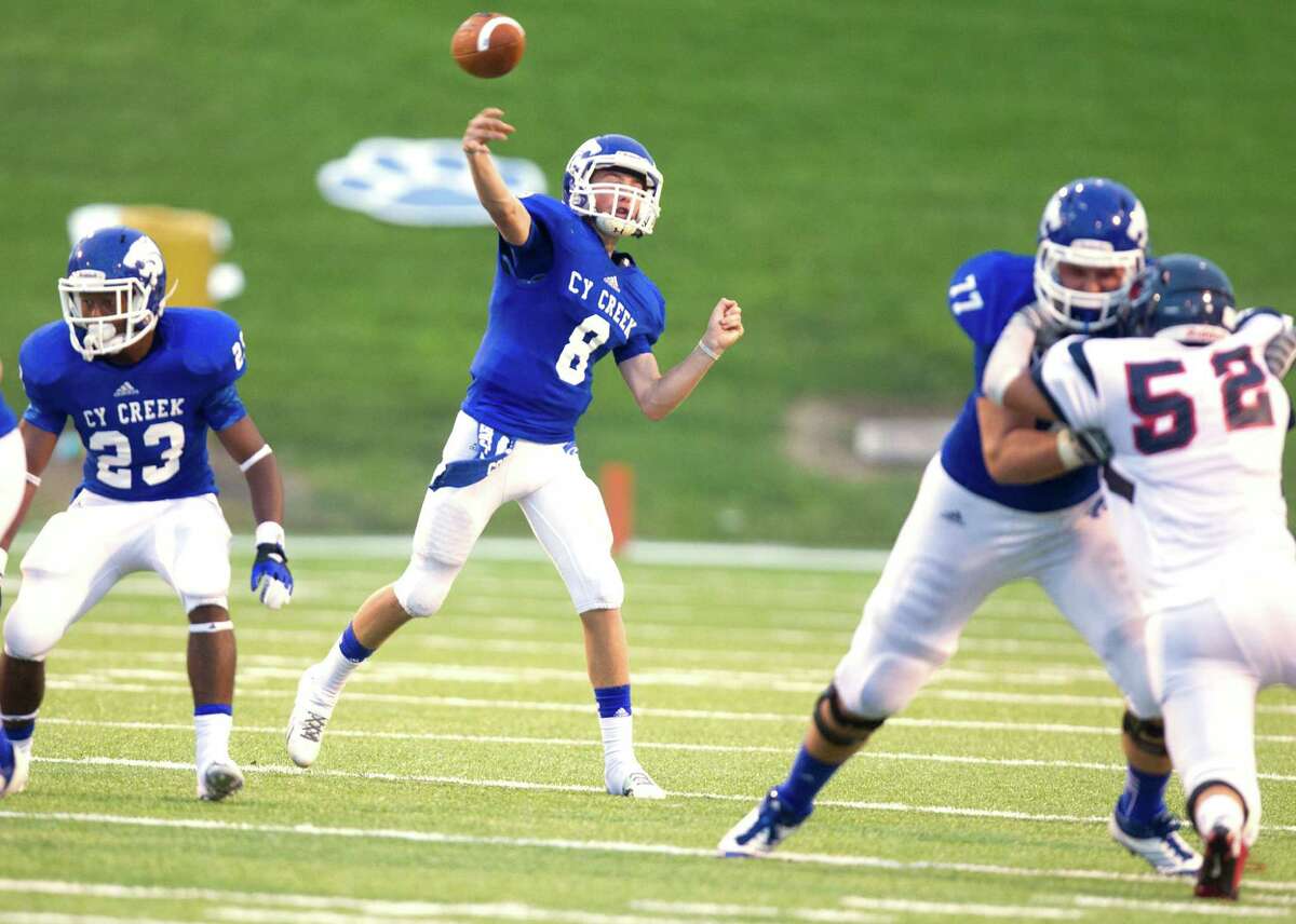 George Ranch tops Foster with Rockets players in stands