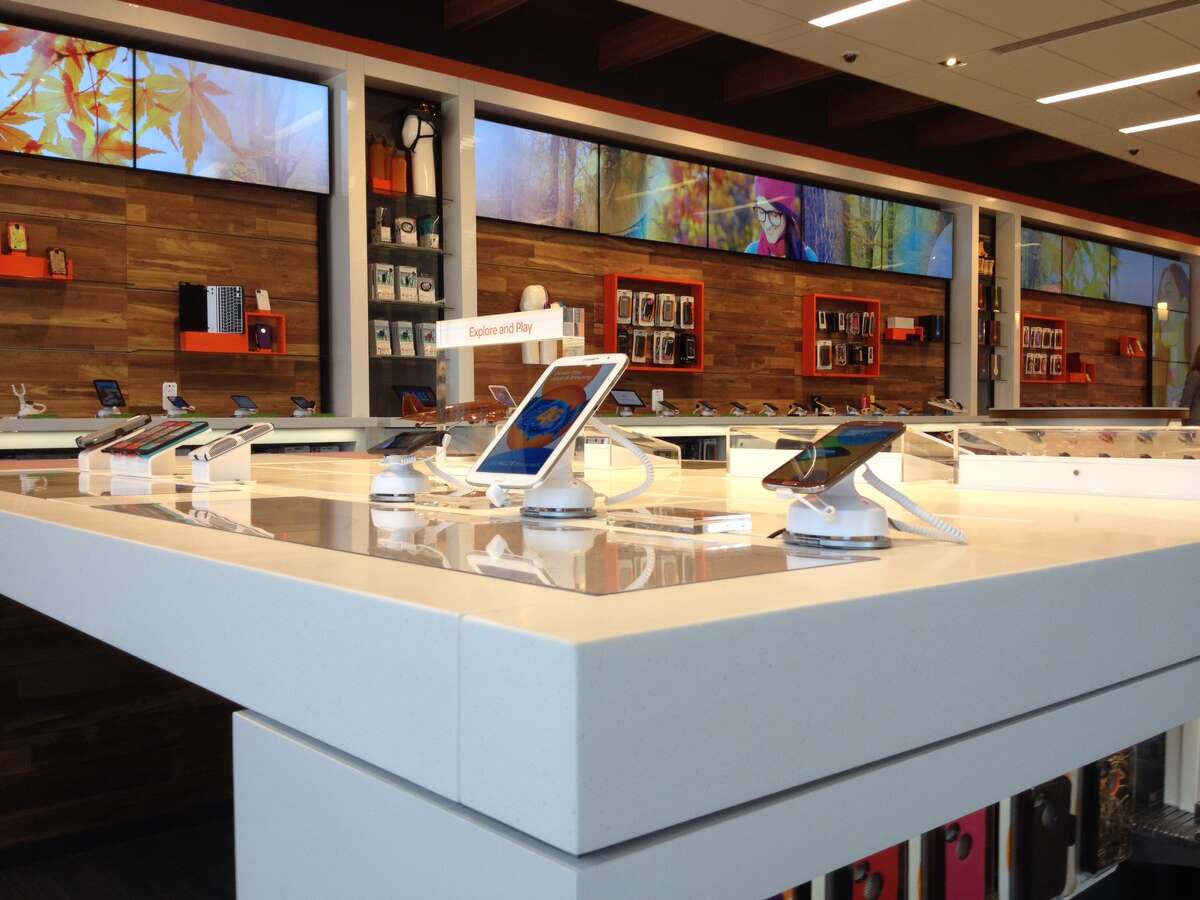 New 'interactive' AT&T store opens in Beaumont