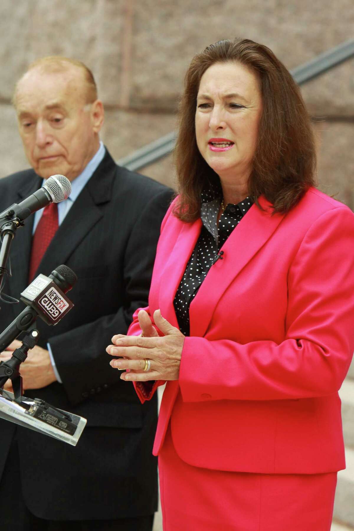 Former head of Crime Stoppers announces bid for DA