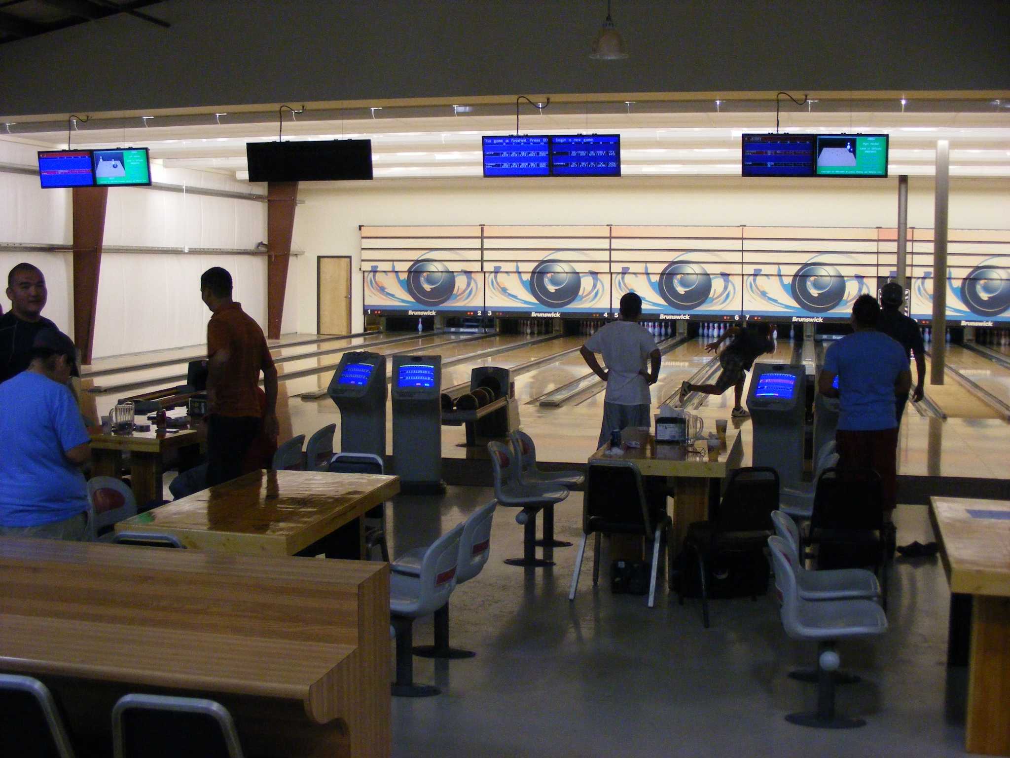 Bowling club leans on past in building its future