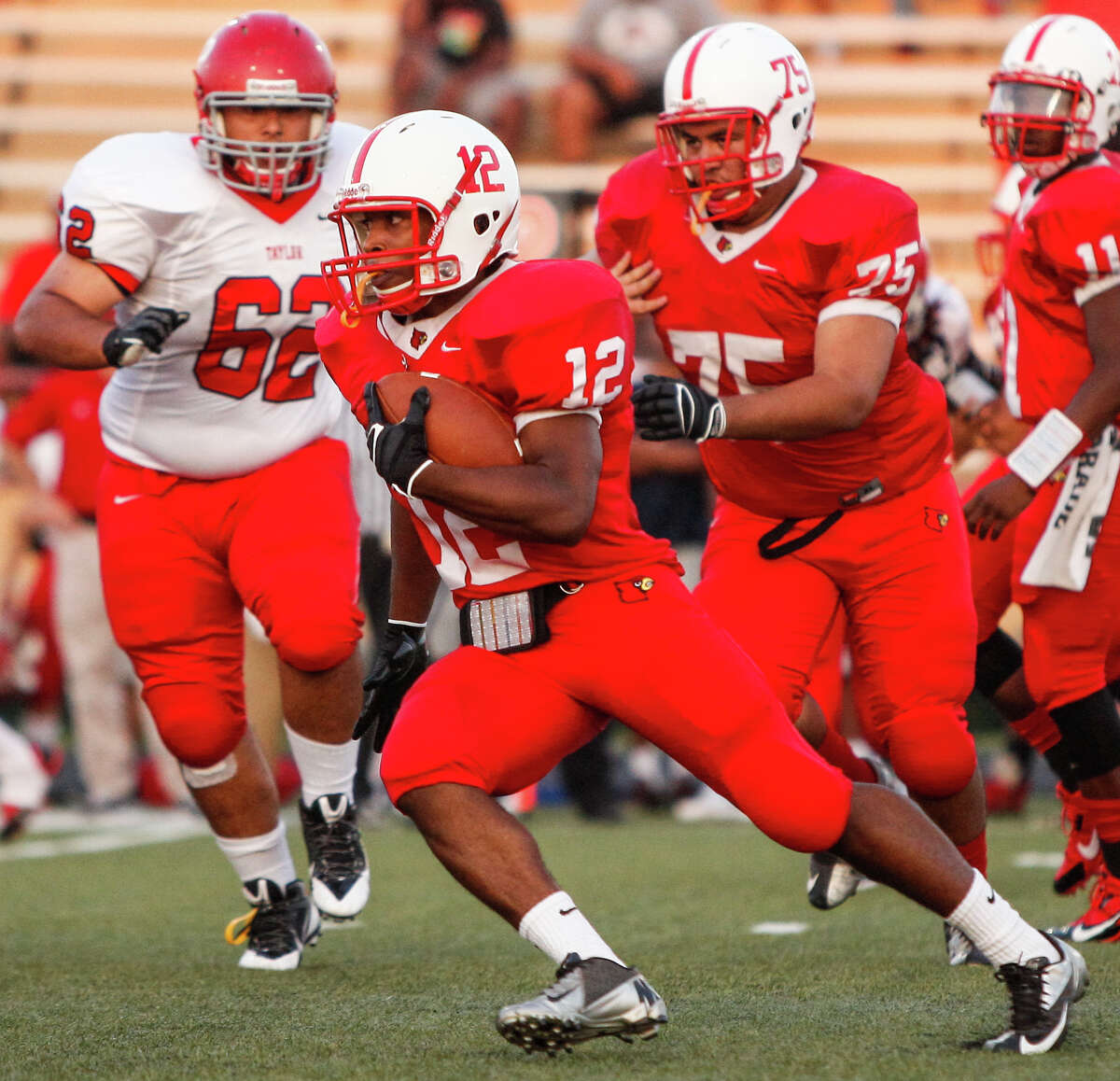 Bellaire football team riding momentum, ready to contend in District 20-5A