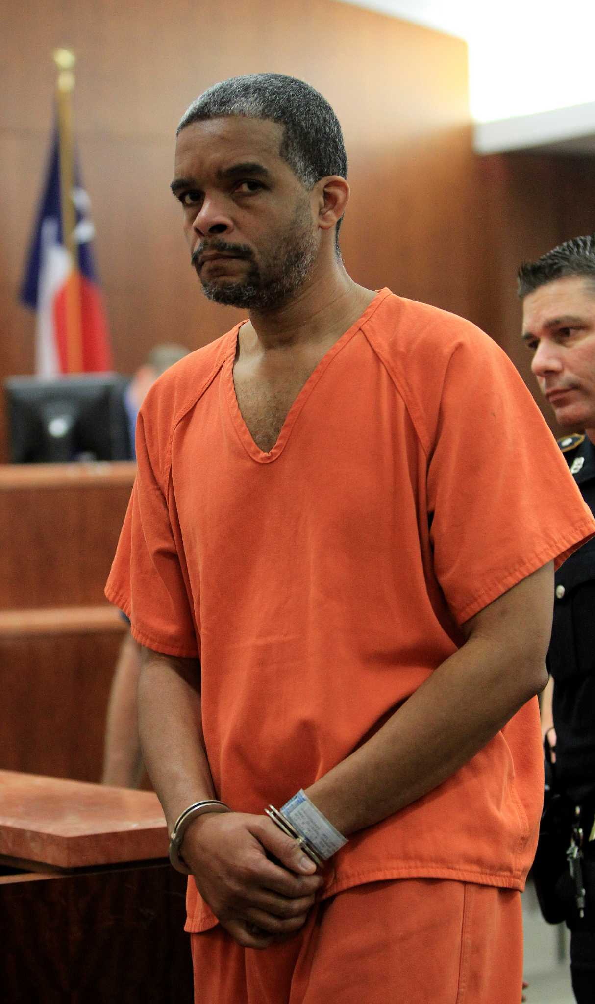 Con man pleads guilty