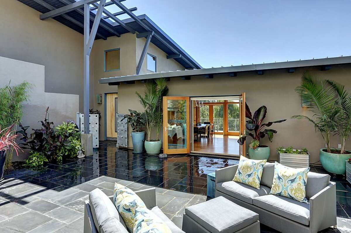 David Stark Wilson home in Oakland overlooks S.F.