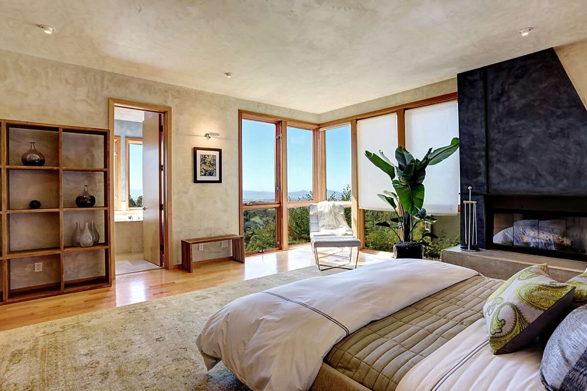 David Stark Wilson home in Oakland overlooks S.F.