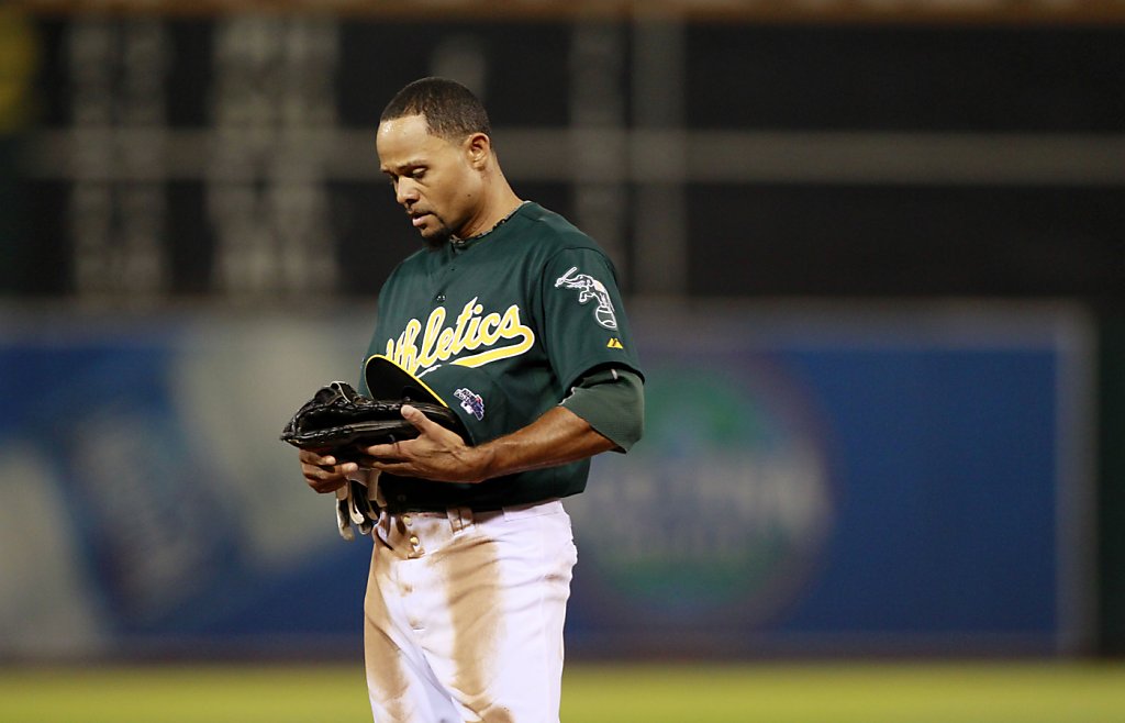 Scherzer, Tigers hold A's down, win Game 1 3-2