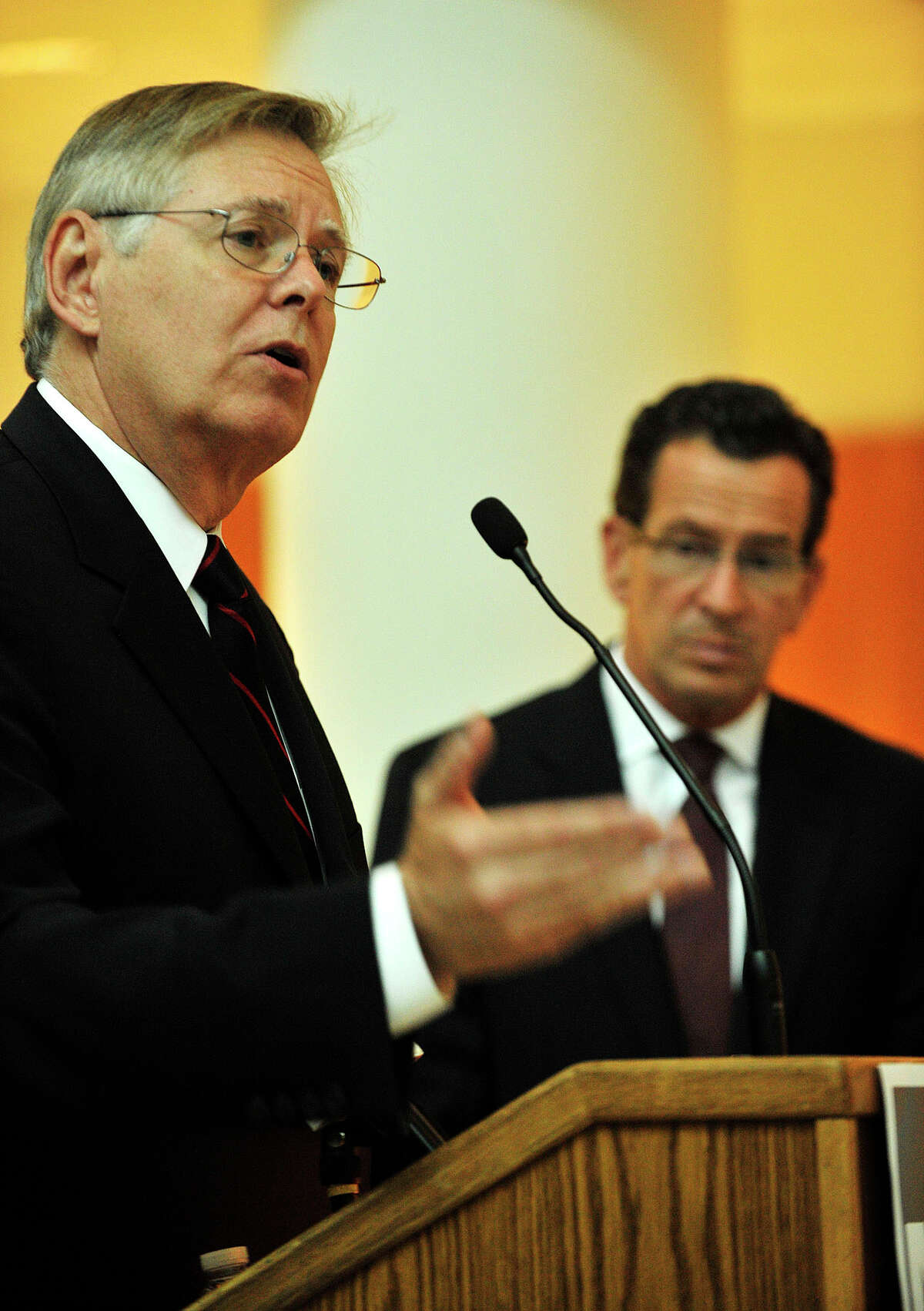 Malloy endorses Martin for mayor