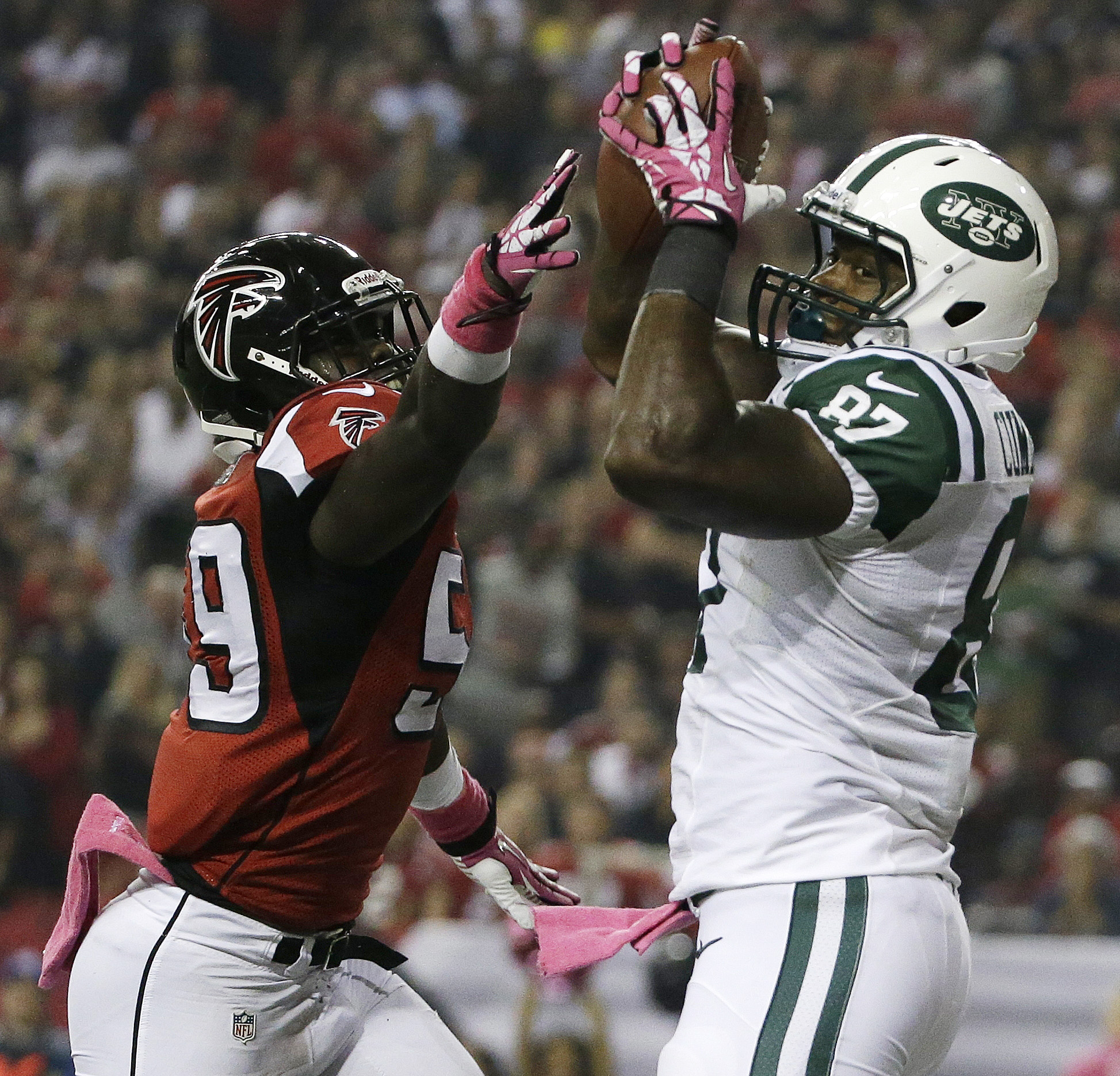 Jets win wild one by a foot at finish