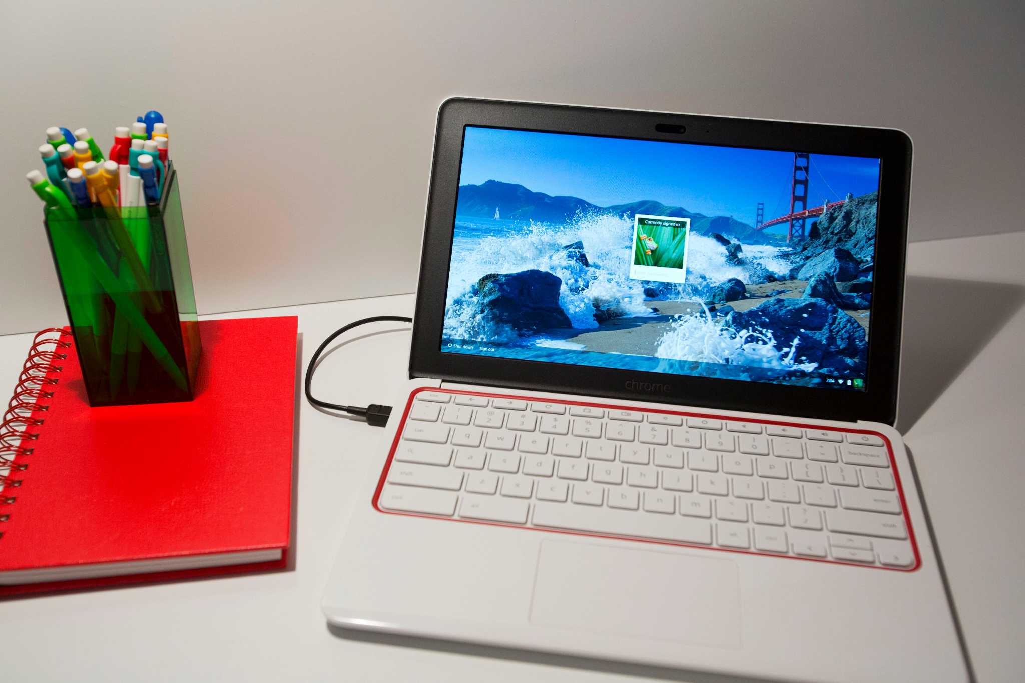 Google unveils $279 laptop made by HP