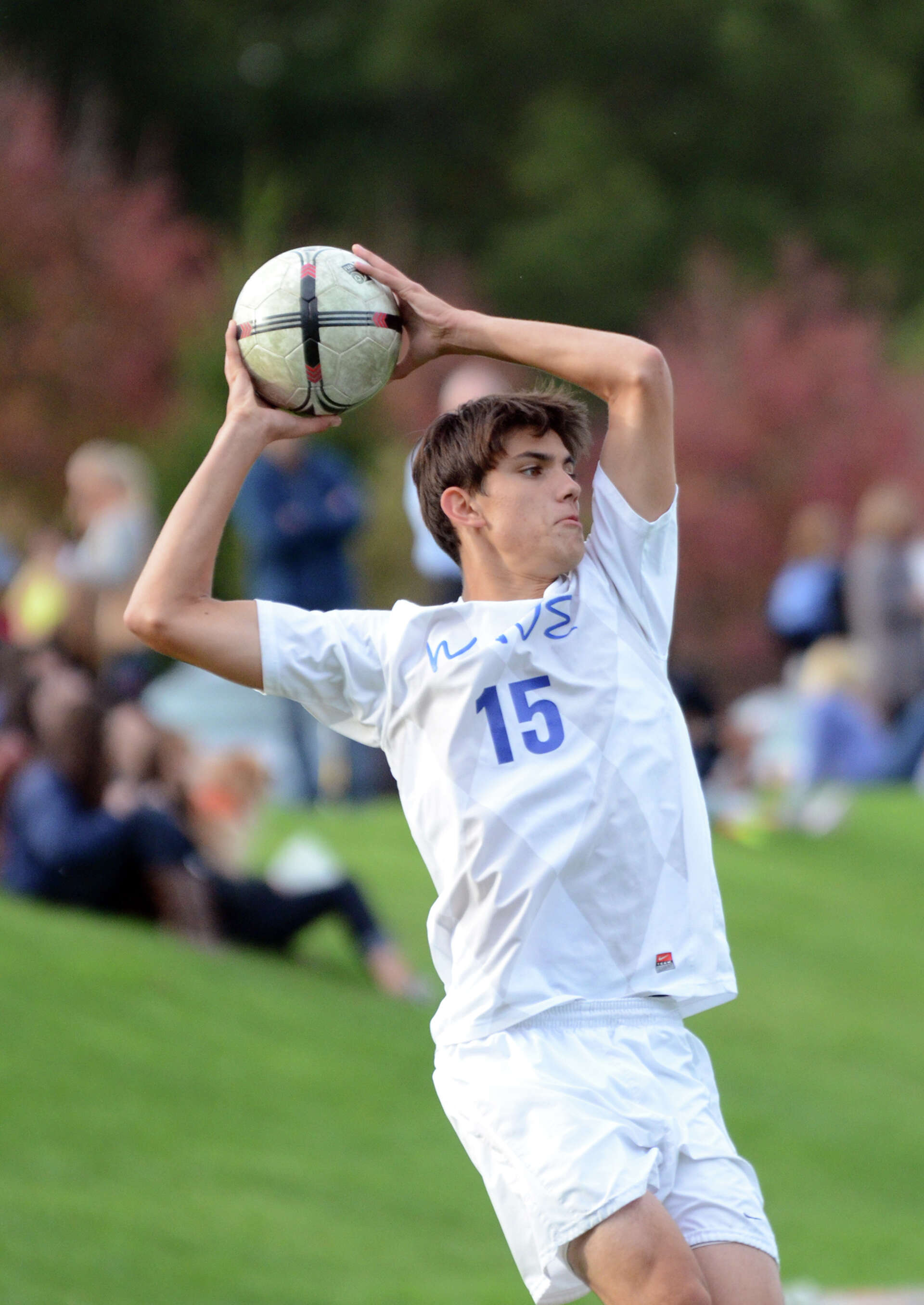Ridgefield beats Darien for fourth straight win