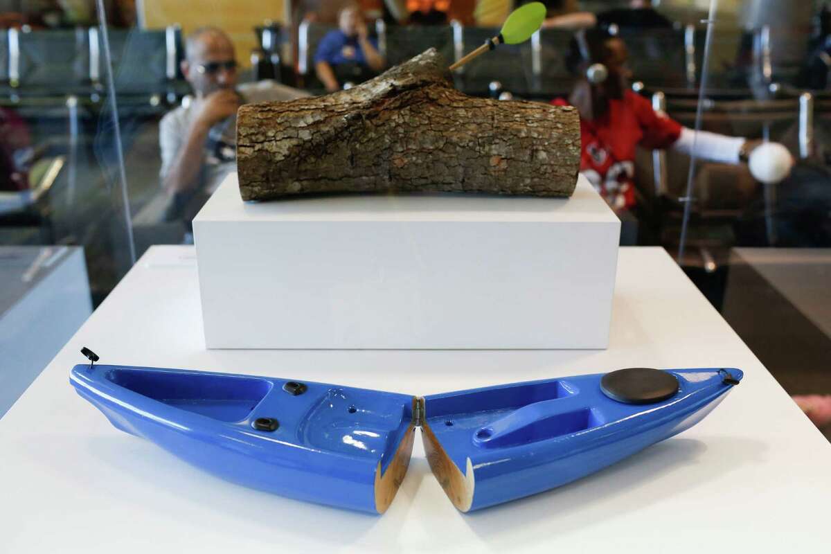 Art beckons travelers to not just fly by