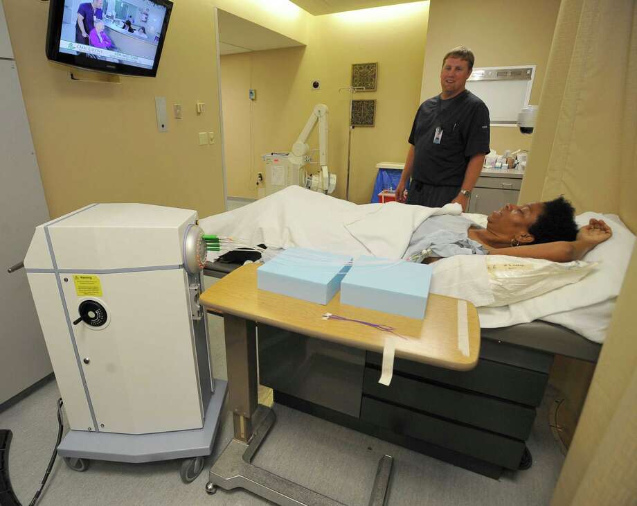 Beaumont center offering new treatment for breast cancer - Beaumont ...