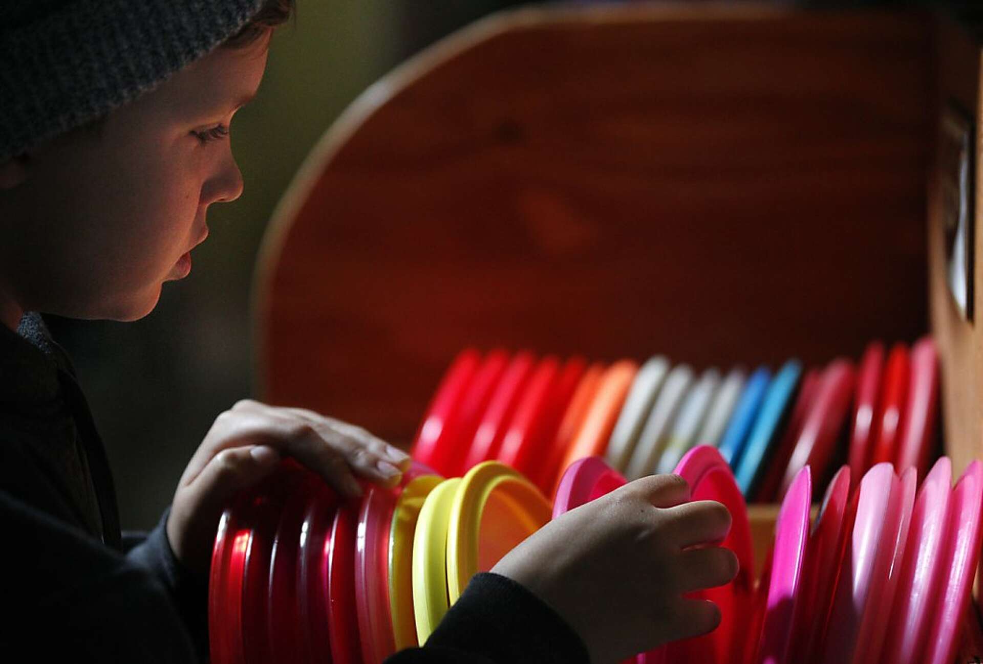 Frisbee golf inventor's dying wish / He wants his ashes molded into ...