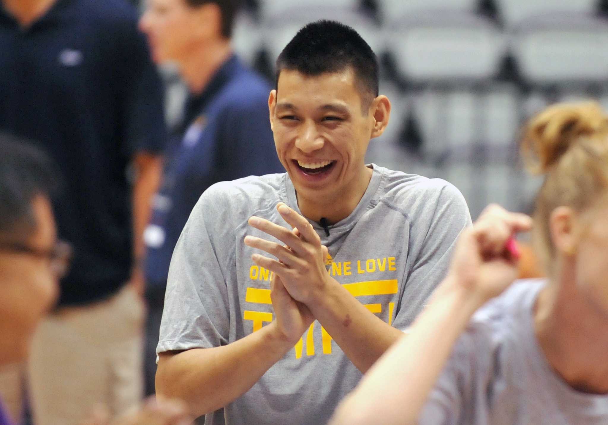 Lin, Yao share challenges as trailblazers