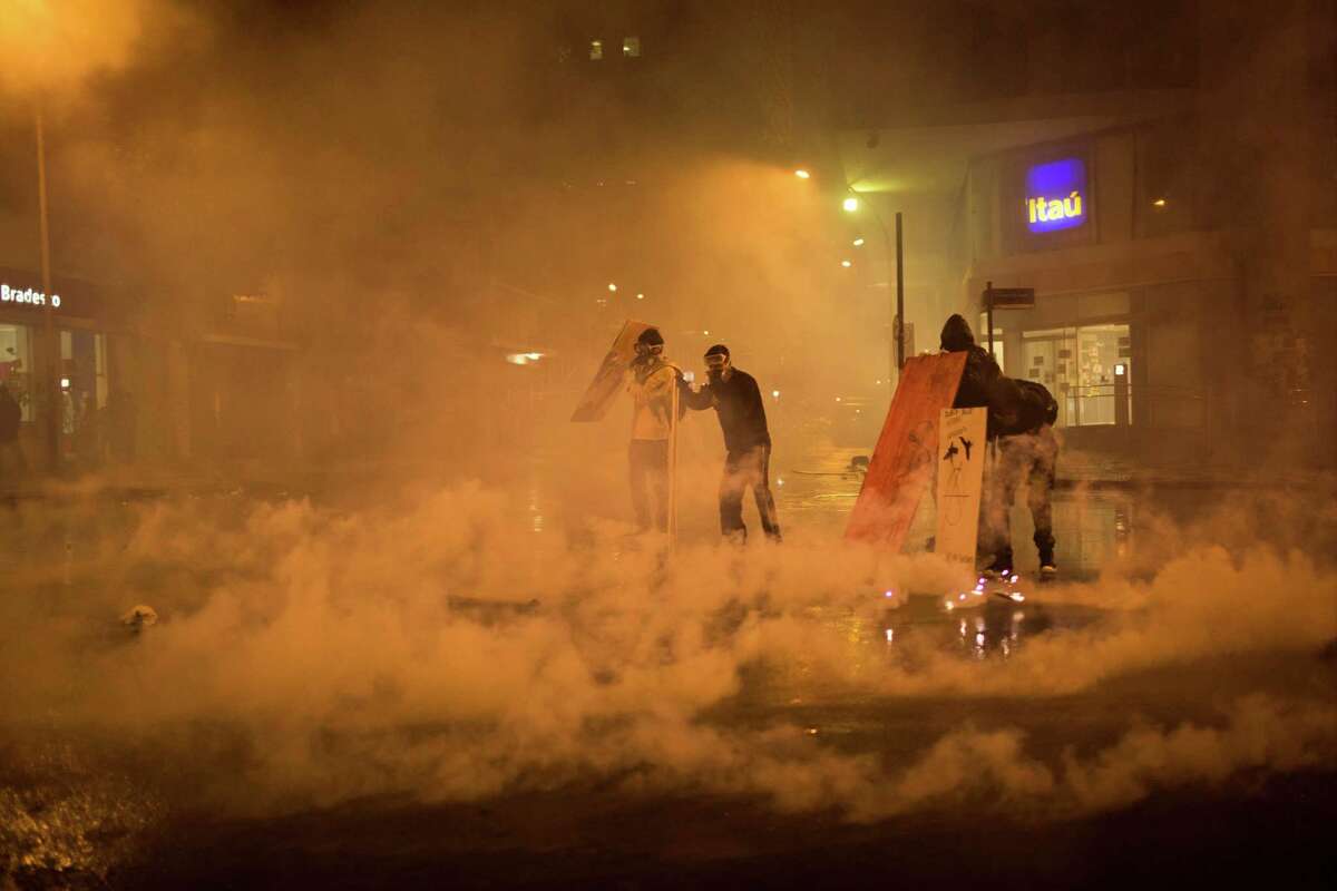 World news photos: Filipino women protest U.S. military, Grand Canyon ...