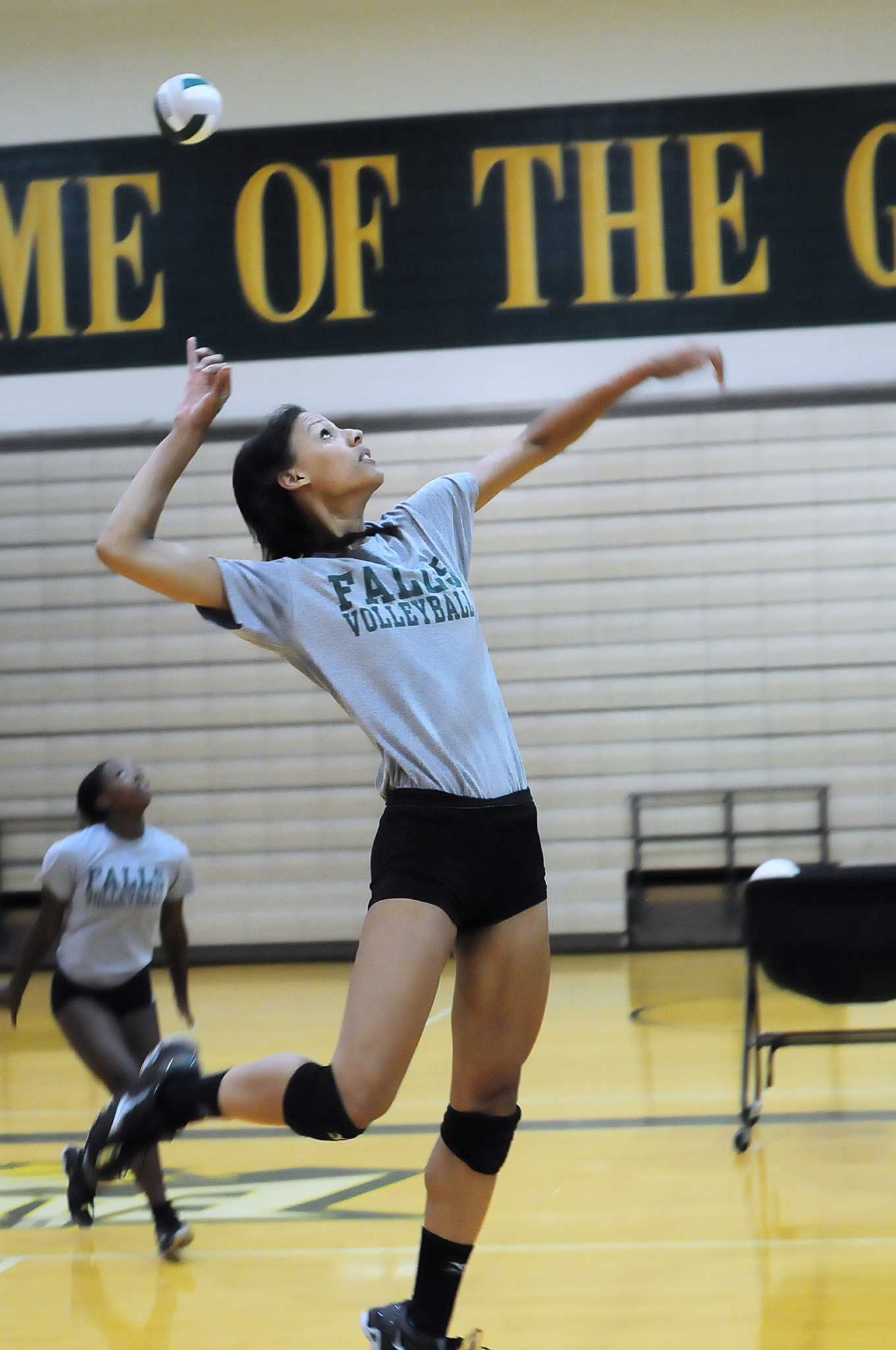 Reloaded Cy Falls reaches for district title