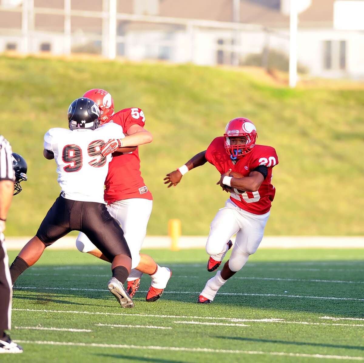 Running back Bulmer an award-giver for Dulles Vikings