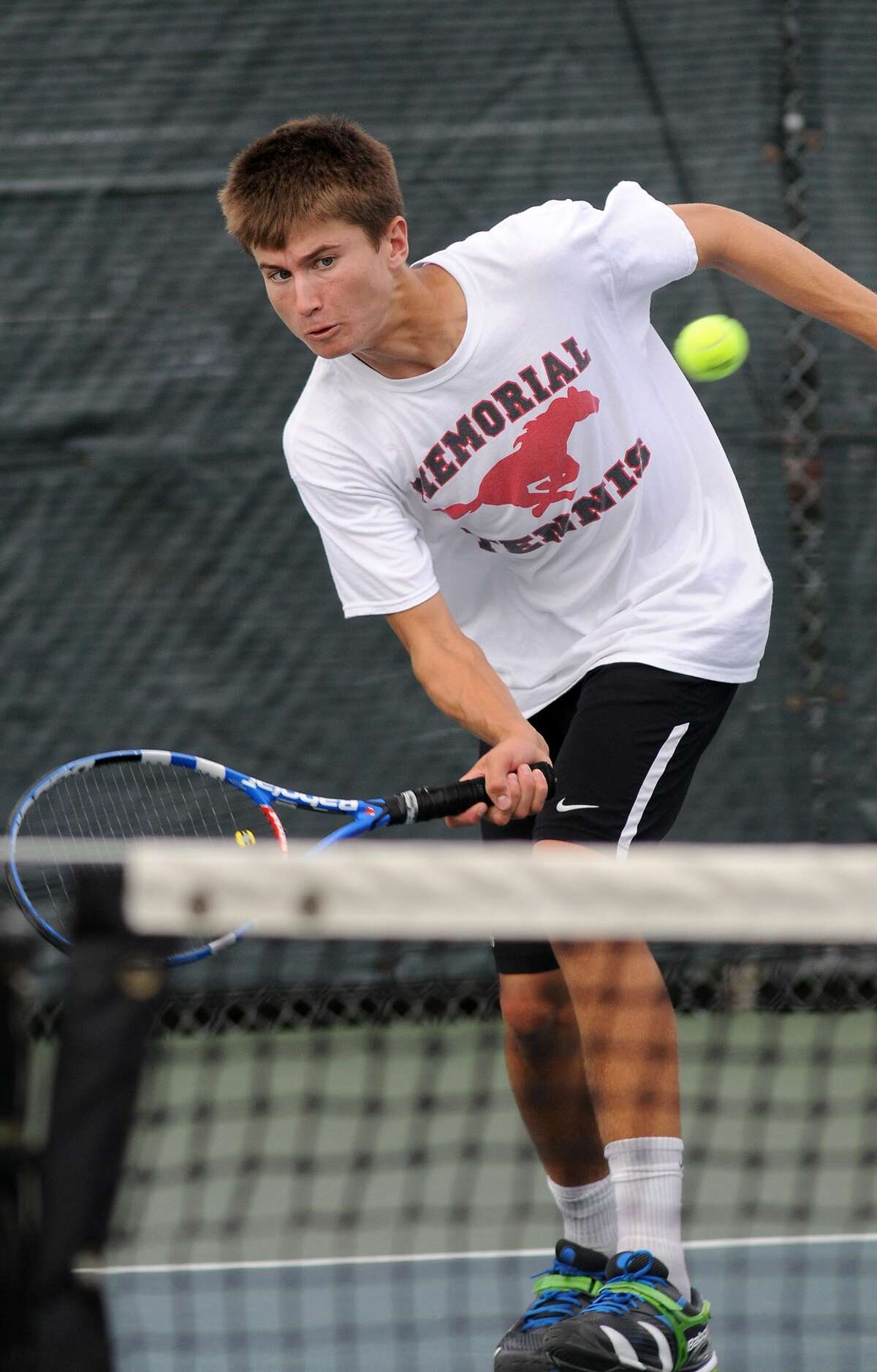 No. 2 Memorial tries to serve up fifth straight state team tennis berth