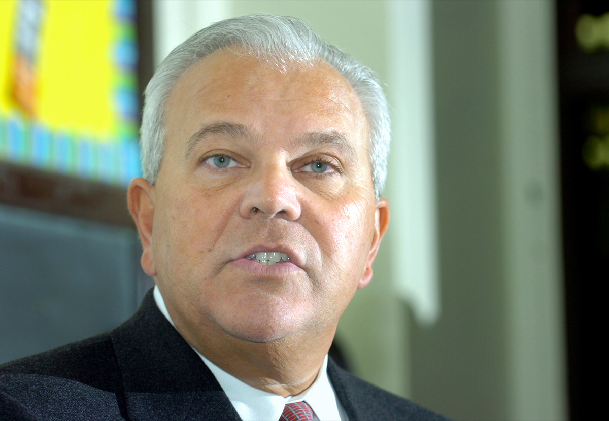 Christie backs Fedele