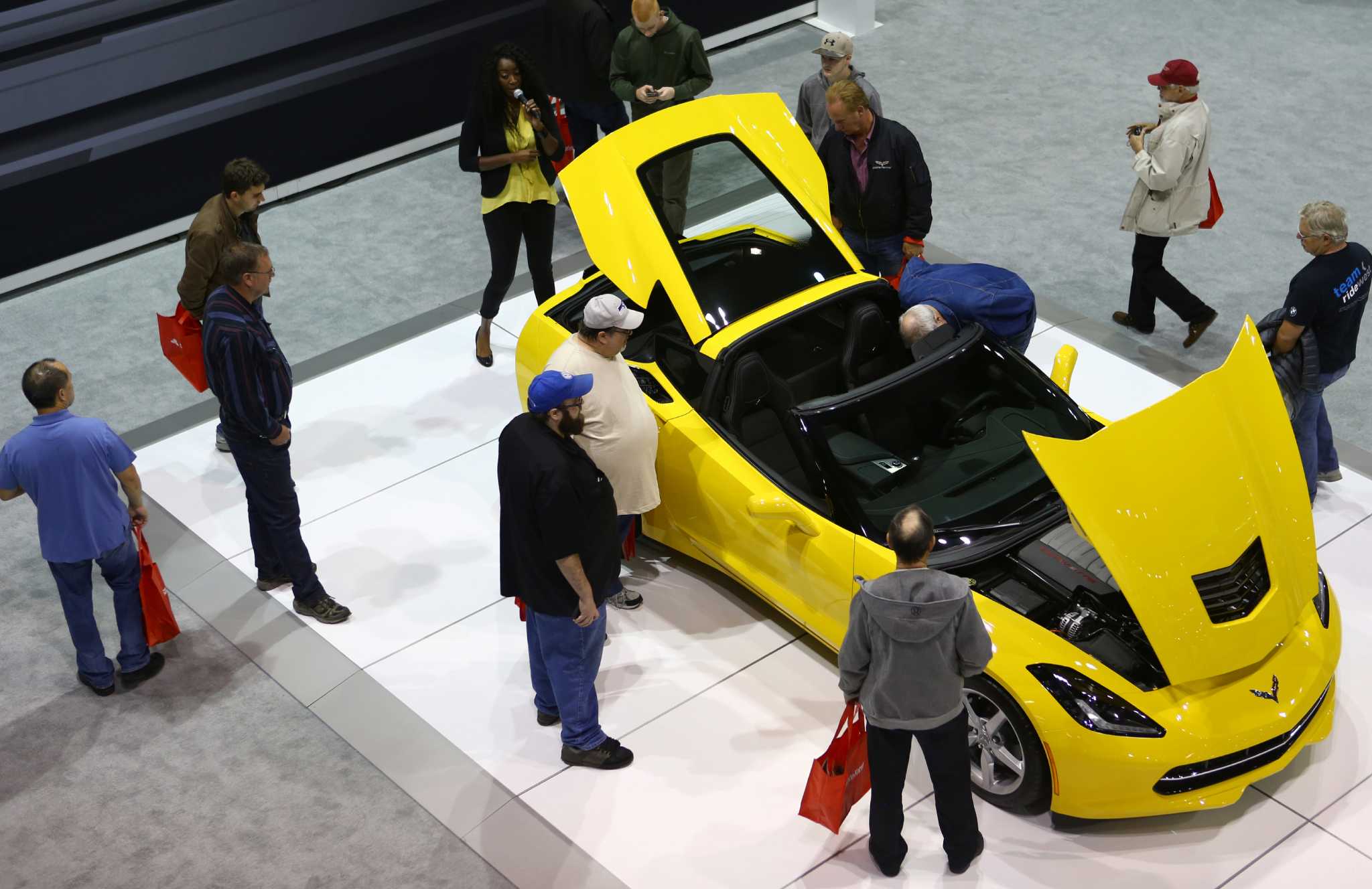 Seattle auto show offers fuel efficiency, muscle cars