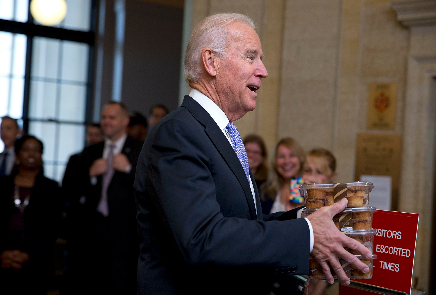The government reopens and it's all good because Biden brought muffins