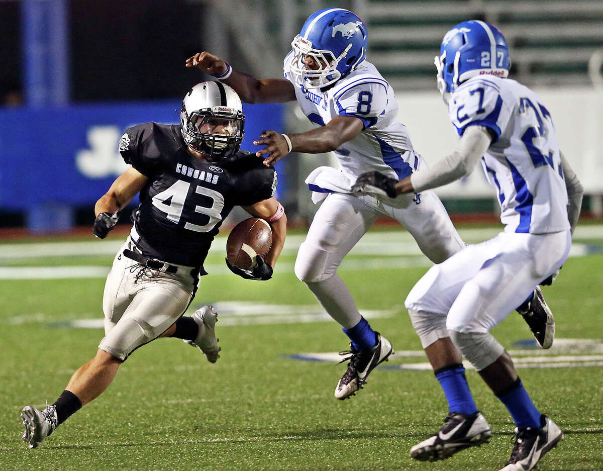 Valle carries Clark past Jay