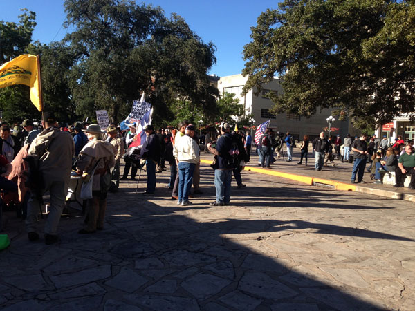 Crowd gathering for Alamo gun rally