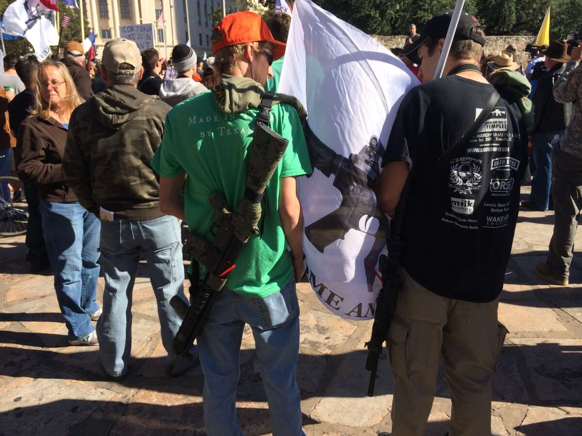 Open-carry protestors rally at police substation