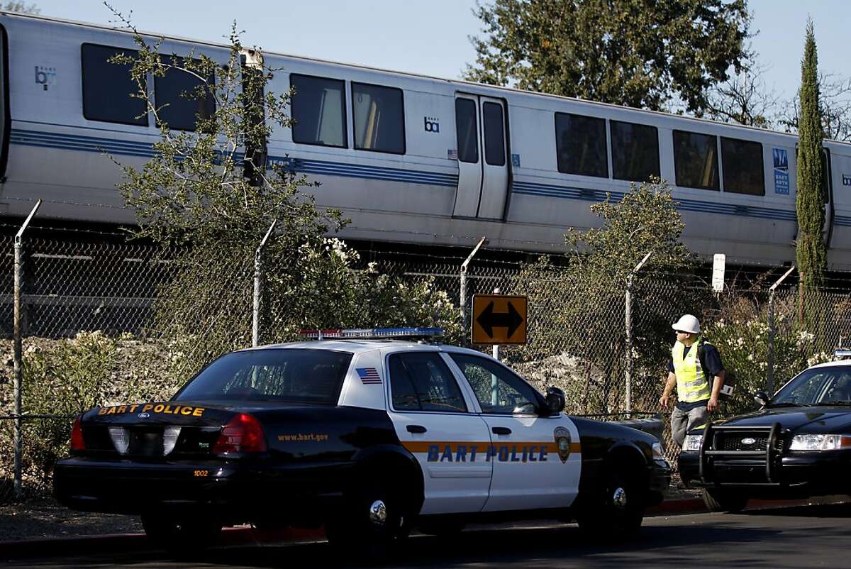 BART operator tried desperately to stop train before two deaths