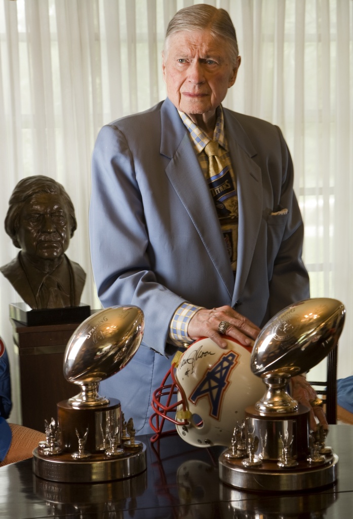 Oilers/Titans owner Bud Adams dies at 90