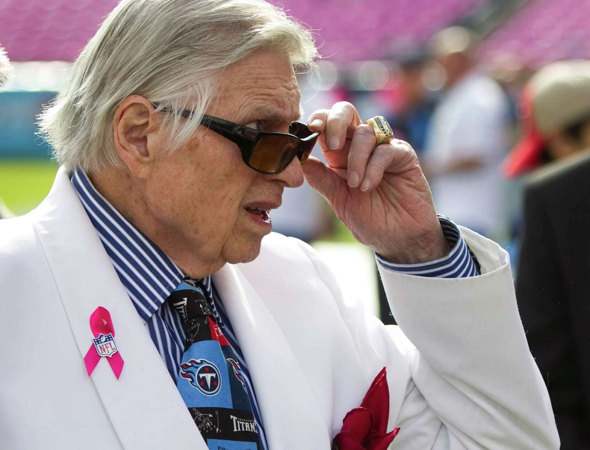 Former Houston Oilers owner Bud Adams dead at 90.