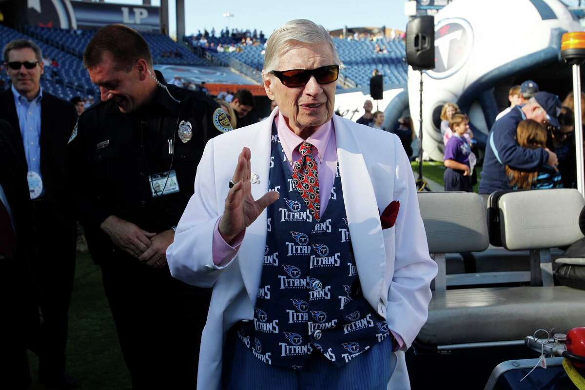Former Houston Oilers owner Bud Adams dead at 90.