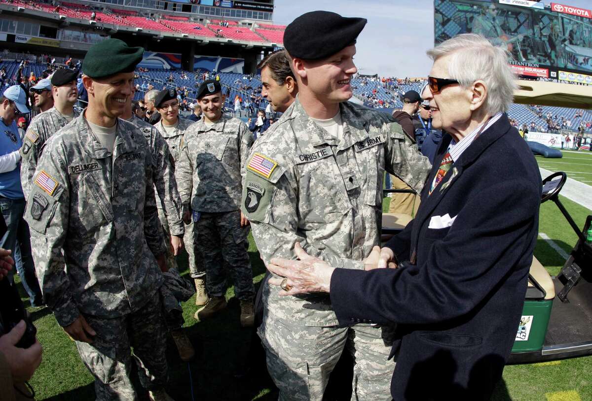 Former Houston Oilers owner Bud Adams dead at 90.