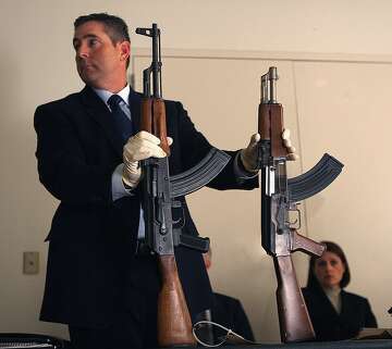 Replica toy guns should look less real