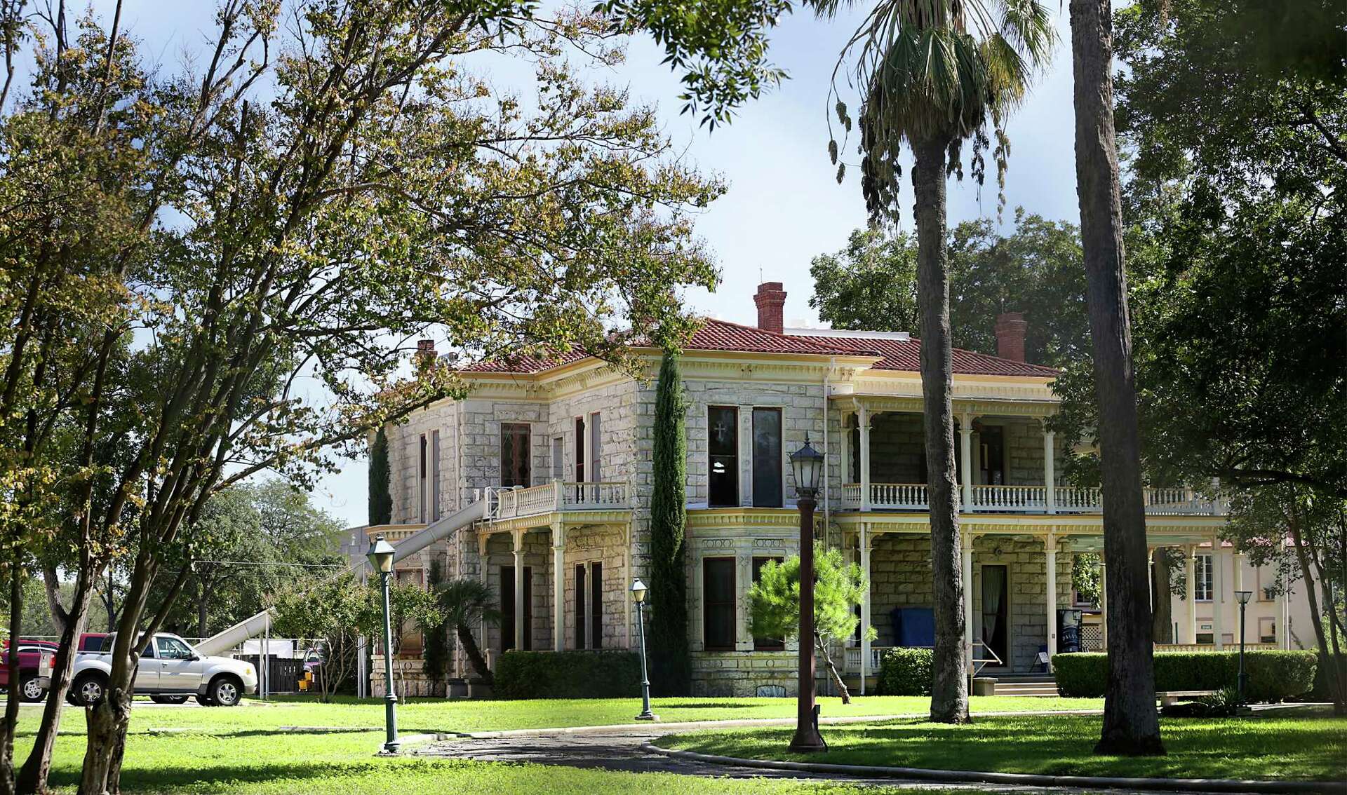 H-E-B poised to open San Antonio culinary center, cooking school