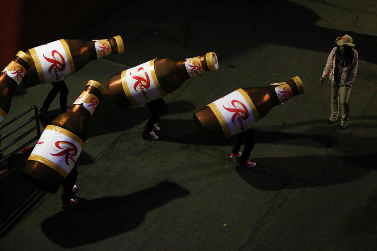 Rainier 'R' returns to prominent spot on old brewery
