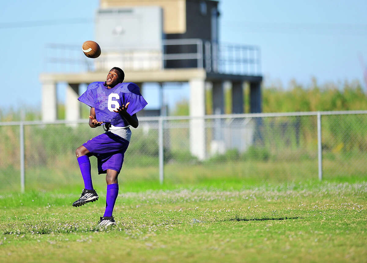 5 years after Ike, Sabine Pass football team reclaims lost ground