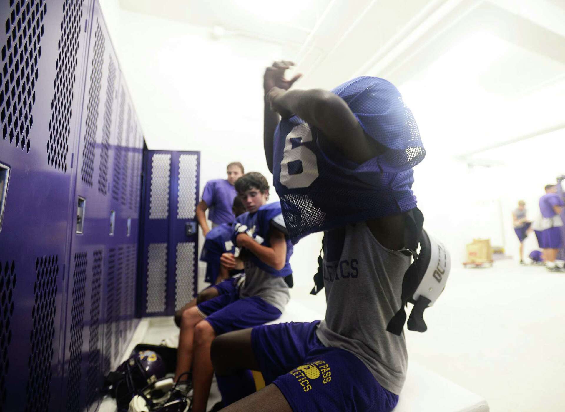5 years after Ike, Sabine Pass football team reclaims lost ground