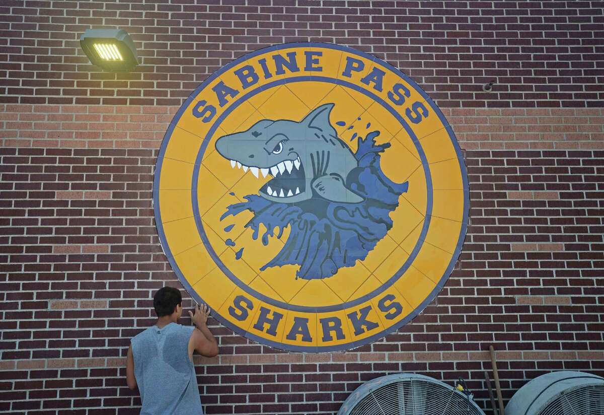 5 years after Ike, Sabine Pass football team reclaims lost ground