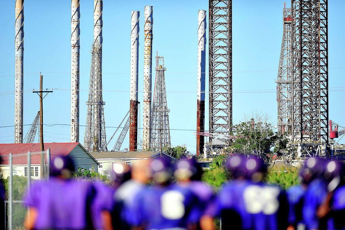 5 years after Ike, Sabine Pass football team reclaims lost ground