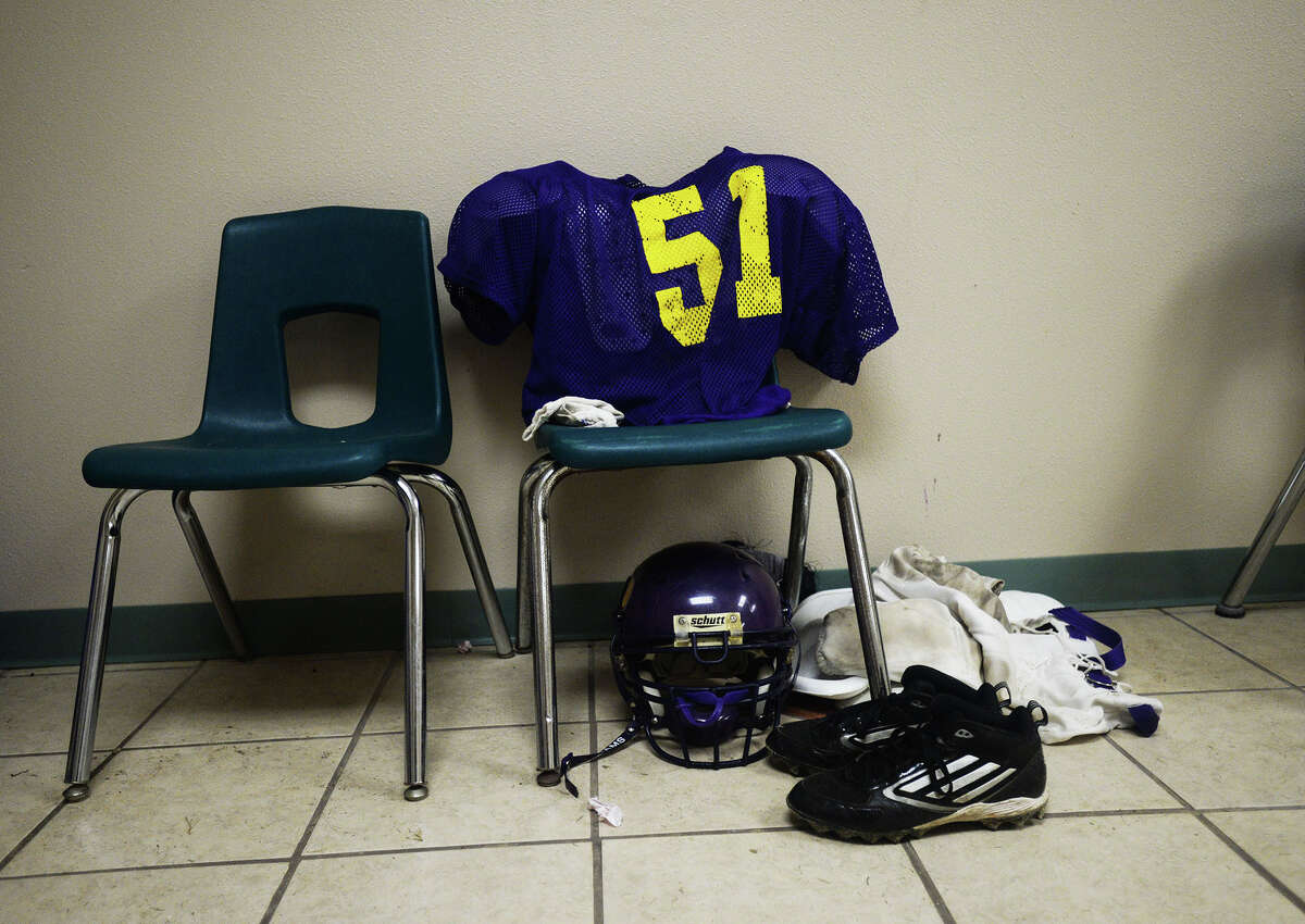 5 years after Ike, Sabine Pass football team reclaims lost ground