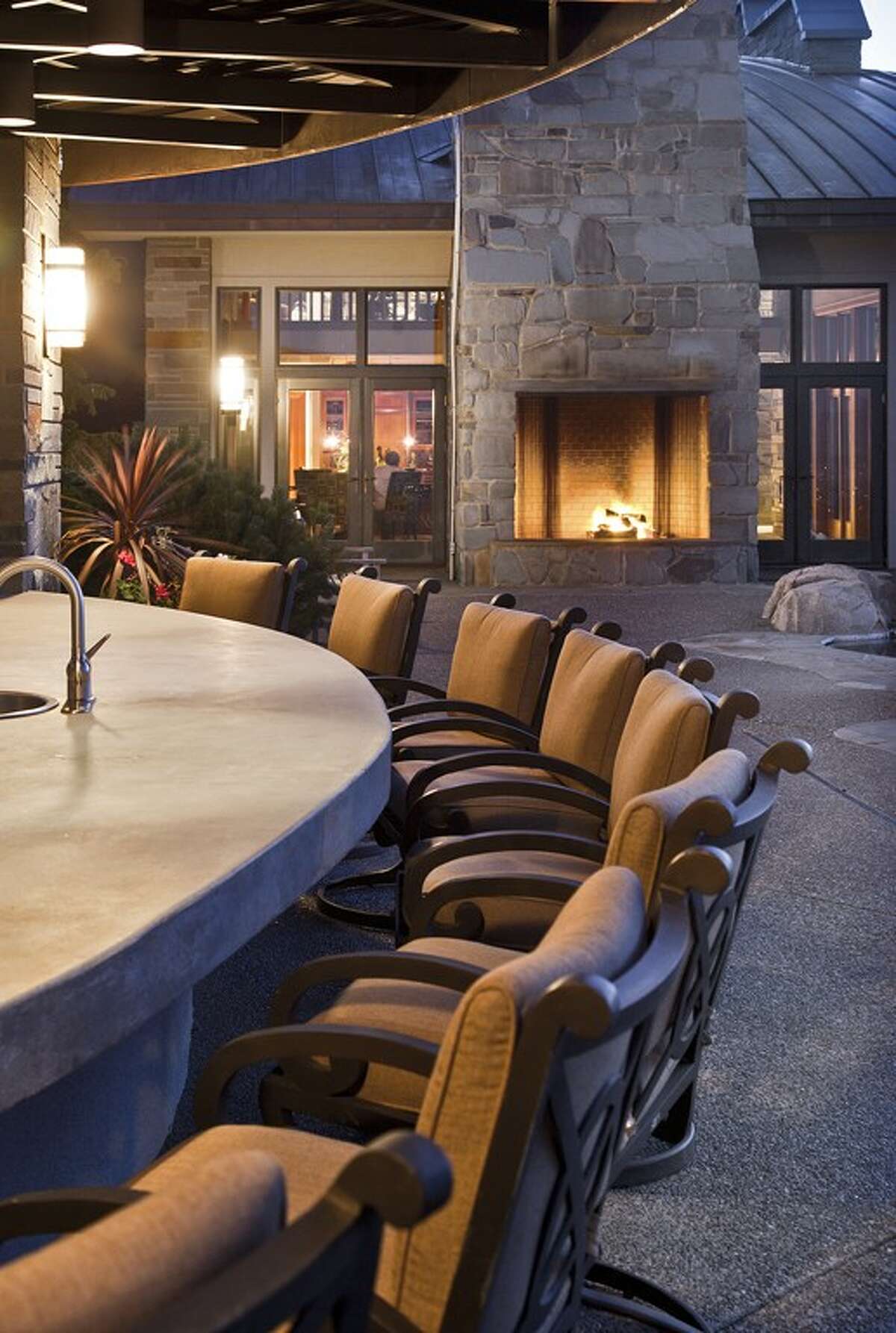 Live with the horses in style in Eastern Washington