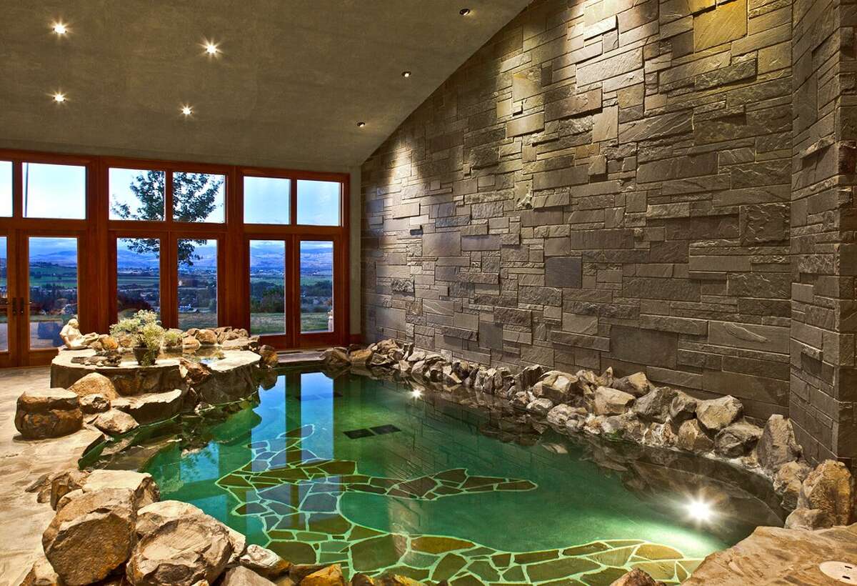 Live with the horses in style in Eastern Washington