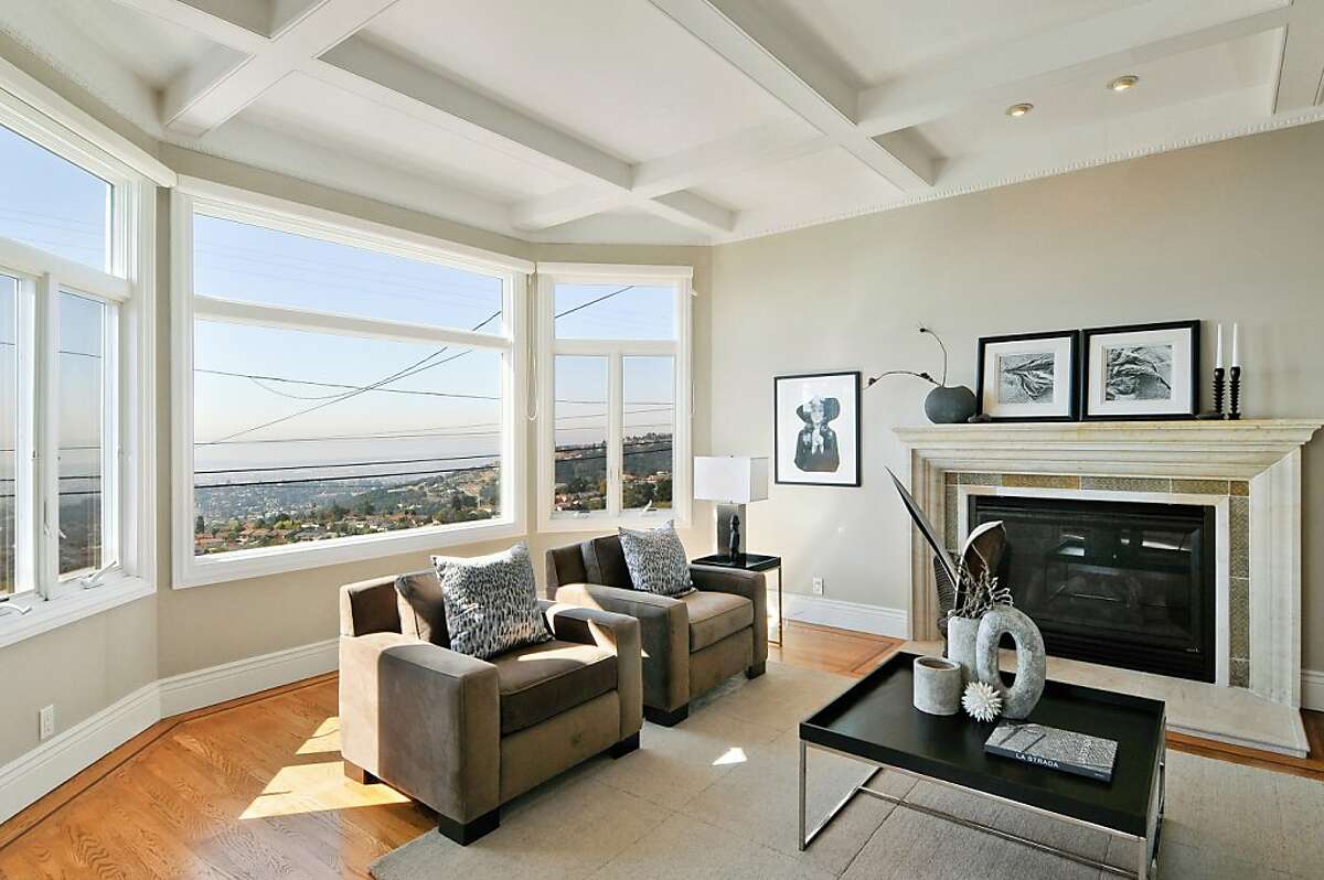 Oakland hills home with bay views, nearby hiking