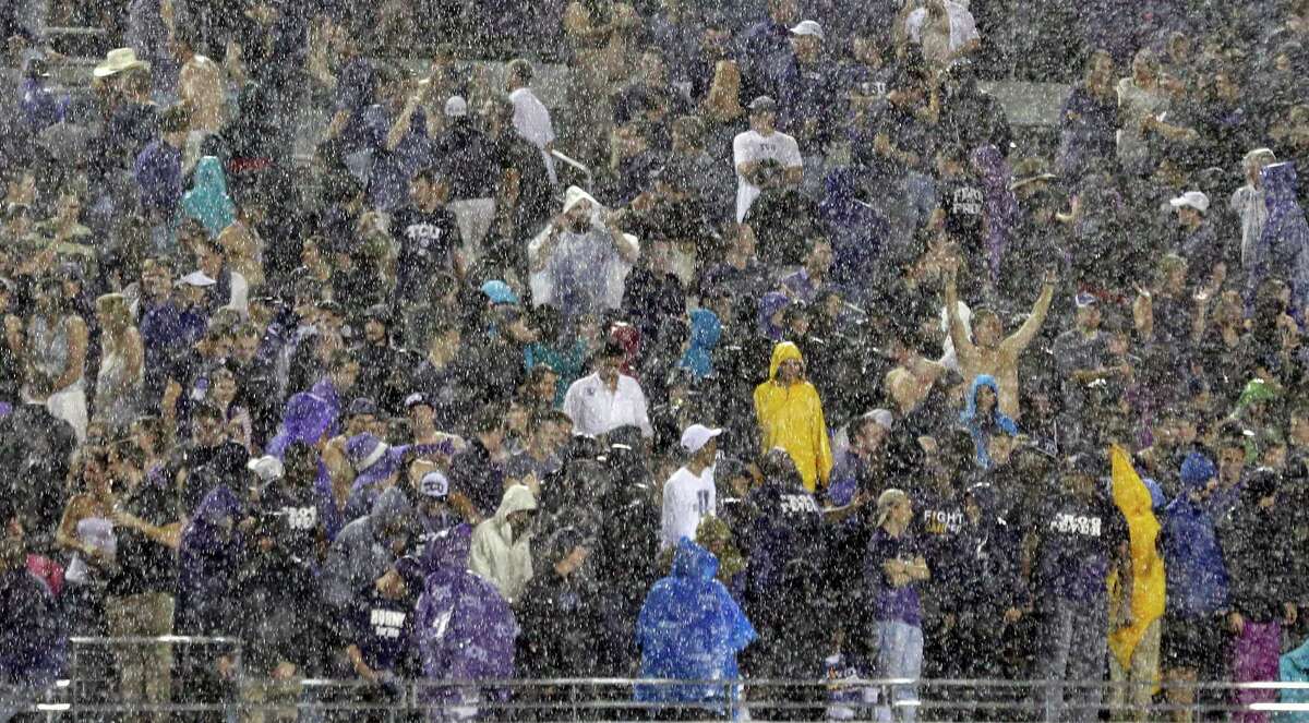 Longhorns wait out lightning, dominate TCU