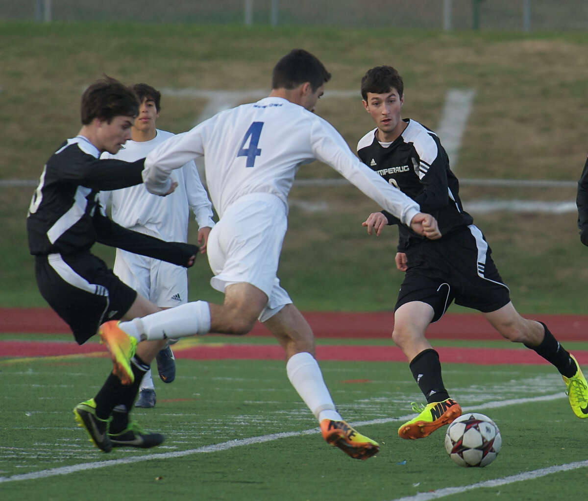 Brookfield, Newtown boys advance to SWC soccer final