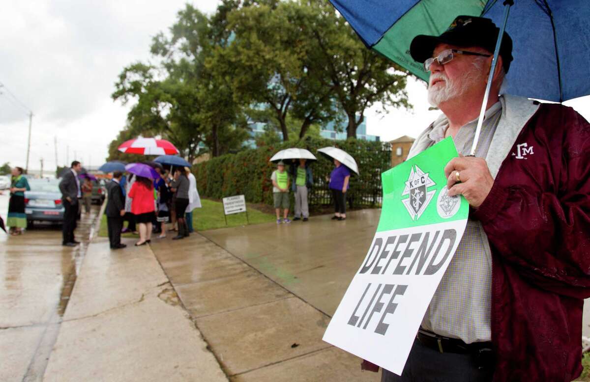 Texas abortion ruling draws protest at Houston Planned Parenthood