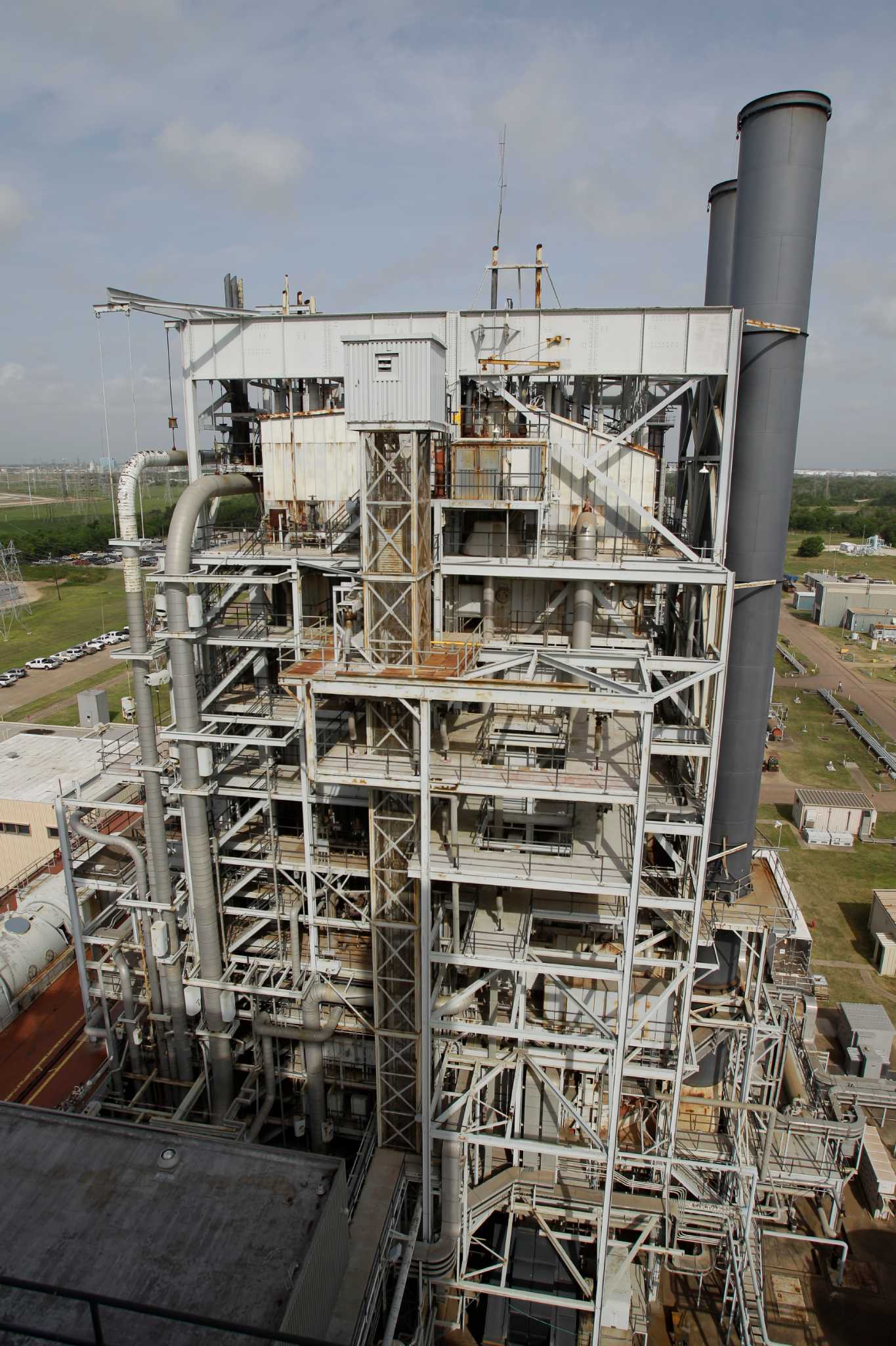 Debate intensifies on state's power reserve needs