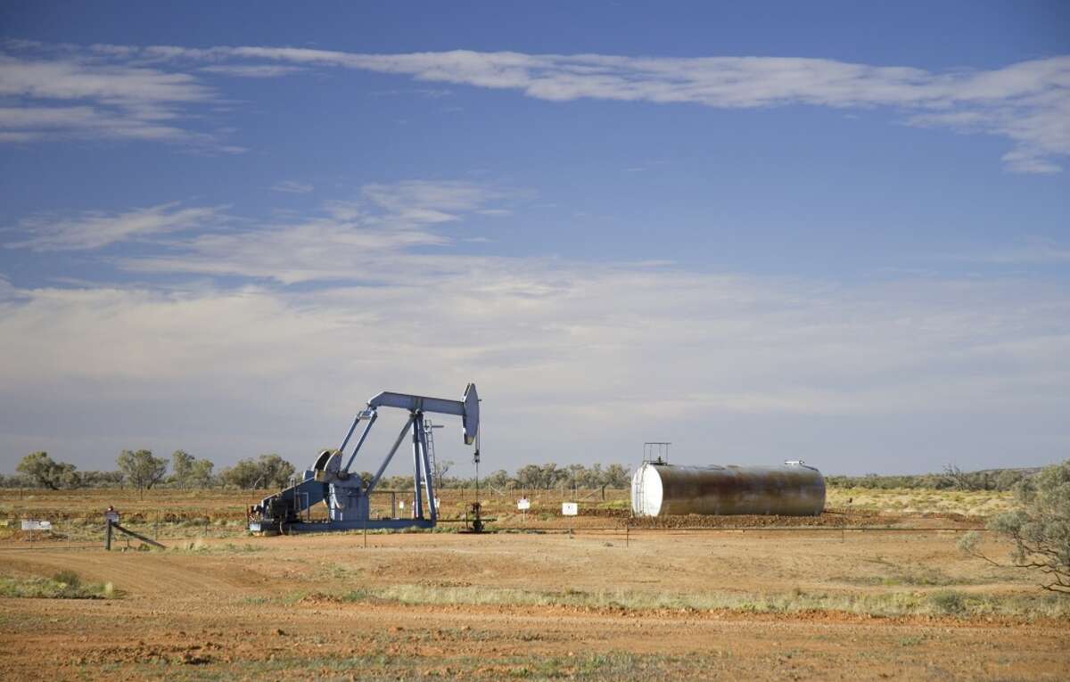 Oil majors team up to cut $39B clean-up bill in Australia