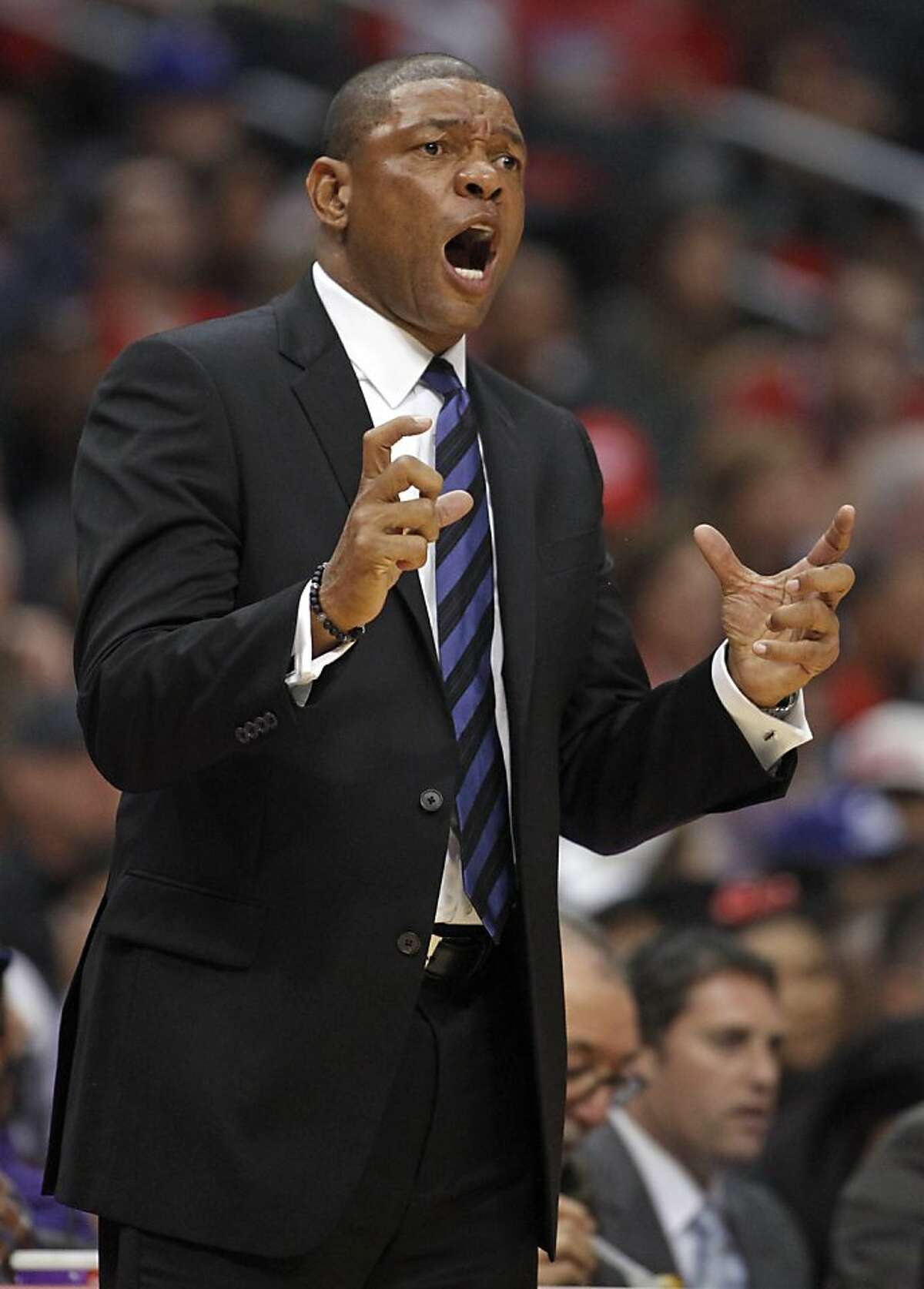 Clippers outscore Warriors as Paul hits 42