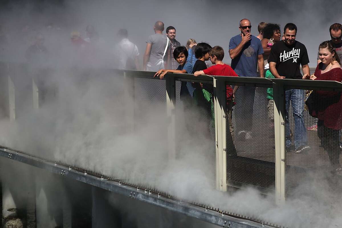 Mist opportunities with Exploratorium's Fogbridge